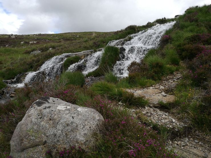 Walking on Arran: Coire Fhionn Lochan – Love Exploring Scotland
